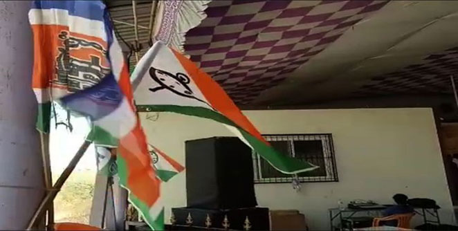 पार्थ पवारांच्या प्रचार सभेत राष्ट्रवादीसोबतच मनसेचे झेंडे! - Majha Paper